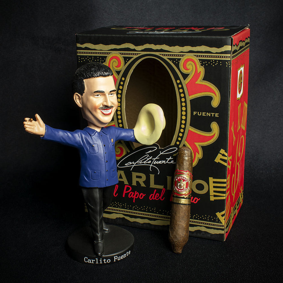 Carlos Carlito Fuente Jnr. Bobblehead (Blue) With Short Story Cigar